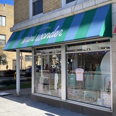 MINI WONDER - Updated December 2025 - 14 Photos & 10 Reviews - 3527 N ...