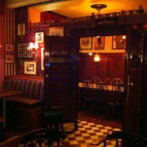 THE QUEEN’S HEAD - 28 Photos & 34 Reviews - Drottninggatan 108 ...