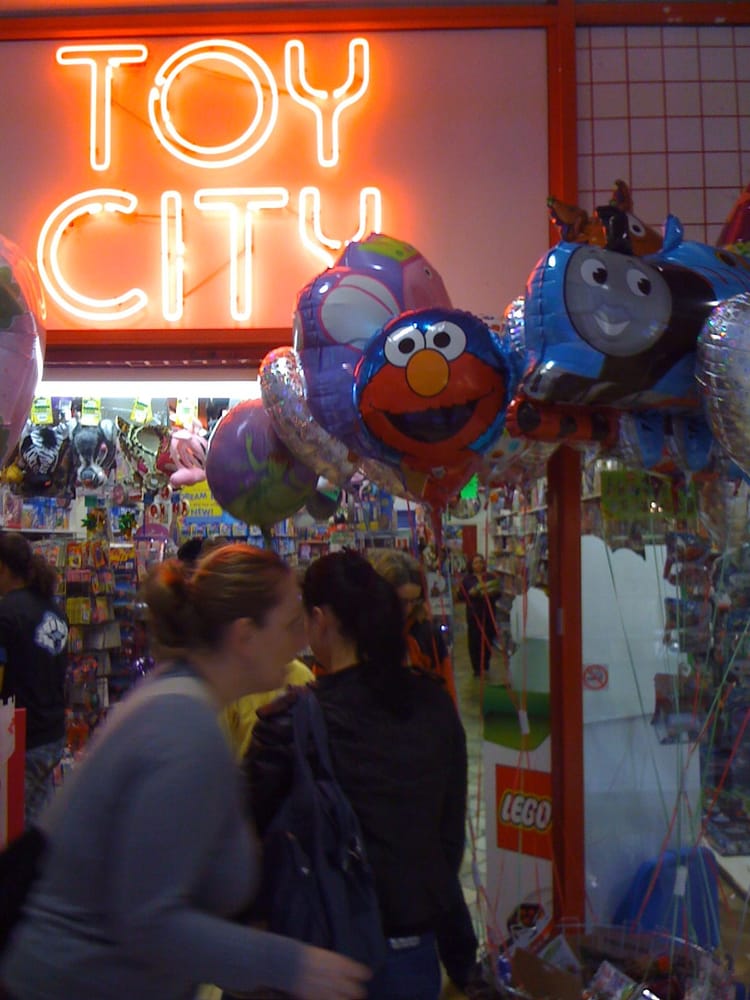 TOY CITY - Updated September 2024 - Woodgreen High Street, London ...