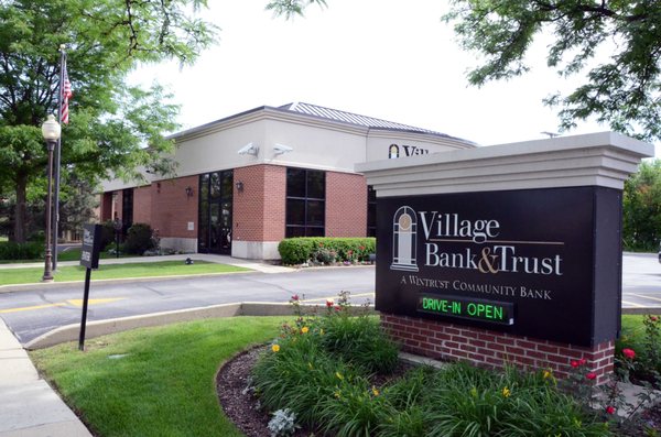 VILLAGE BANK & TRUST - Updated January 2026 - 10 Photos - 950 W Touhy ...