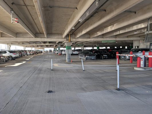 PREFLIGHT AIRPORT PARKING - Updated December 2025 - 161 Photos & 520 ...