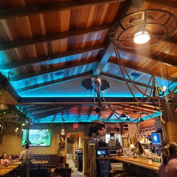 THE TRADEWINDS PUB - Updated April 2025 - 101 Photos & 80 Reviews ...