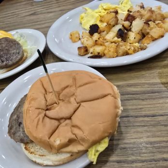 STRAWN’S EAT SHOP - Updated January 2026 - 938 Photos & 924 Reviews ...