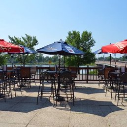 OUTBOARDS BAR & GRILL - Updated August 2025 - 50 Photos & 56 Reviews ...