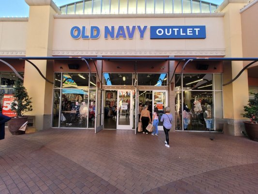 OLD NAVY OUTLET - Updated October 2025 - 40 Photos & 40 Reviews - 100 ...
