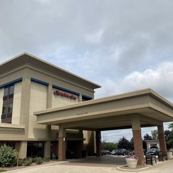 HAMPTON INN MILWAUKEE/BROOKFIELD - Updated July 2025 - 174 Photos & 31 ...