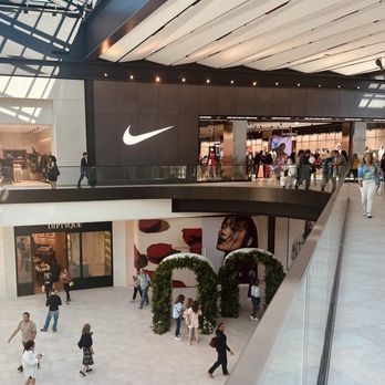 ROYALMOUNT - Updated December 2025 - 25 Photos - 5401 Avenue Royalmount ...