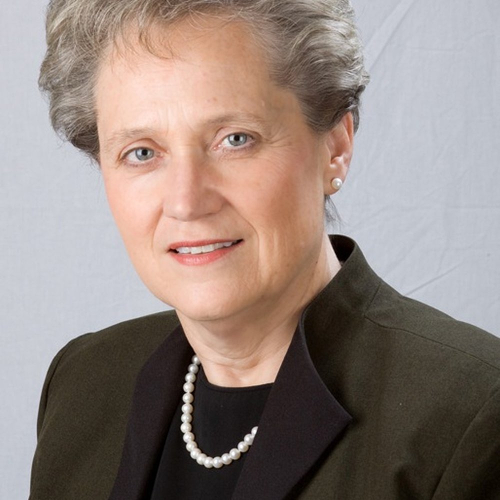 Lori Law's Instagram, Twitter & Facebook on IDCrawl