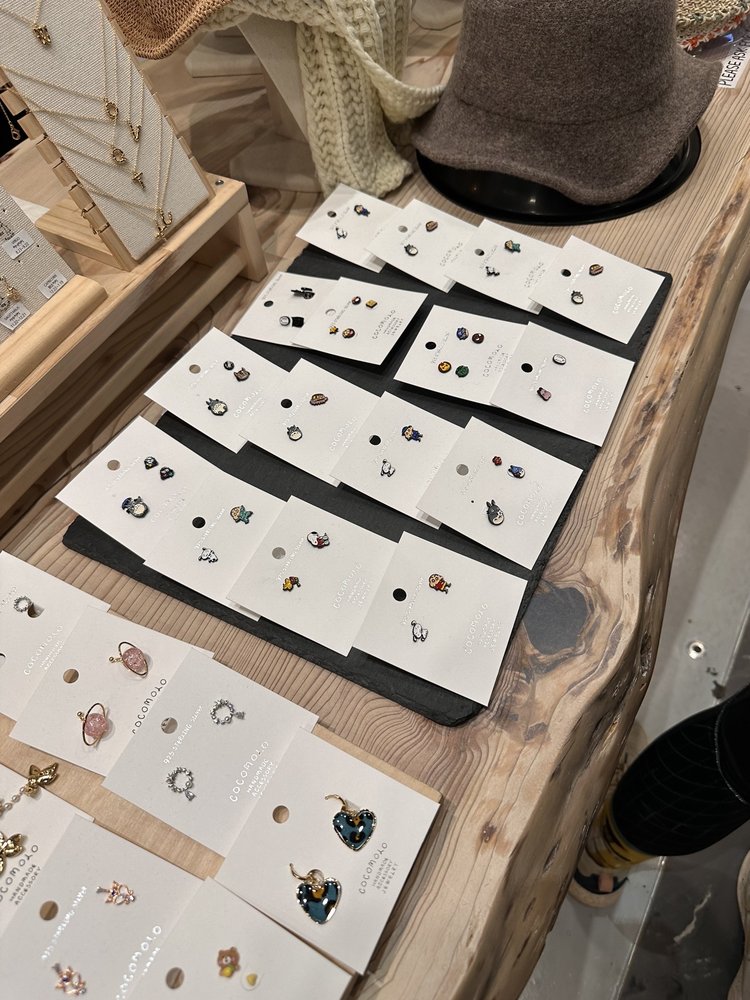 COCOMOLO - Updated July 2024 - 4151 Hazelbridge Way, Richmond, British ...