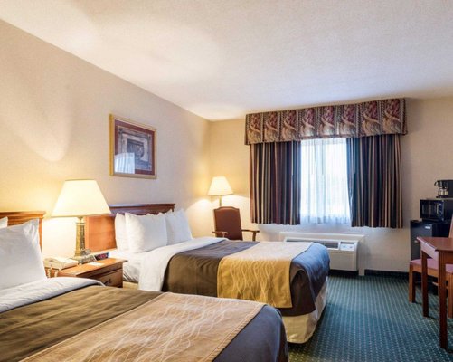 COMFORT INN RED HORSE FREDERICK - Updated January 2025 - 19 Photos & 23 ...