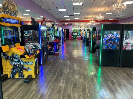 SUGARLOAF ENTERTAINMENT ARCADE - Updated October 2024 - 925 Blossom ...