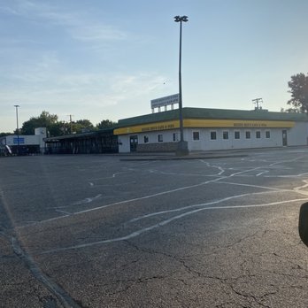 BIZZEE BEES CAFE & PIES - Updated July 2025 - 33 Photos & 10 Reviews ...