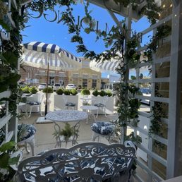 THE BLOOM LOUNGE - Updated December 2025 - 710 Photos & 325 Reviews ...