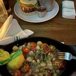 BEA - Updated June 2025 - 2717 Photos & 3075 Reviews - 403 W 43rd St ...