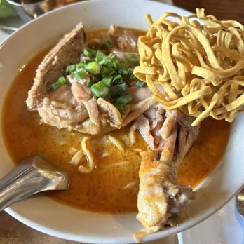 MEE SEN THAI EATERY - Updated June 2024 - 589 Photos & 543 Reviews ...