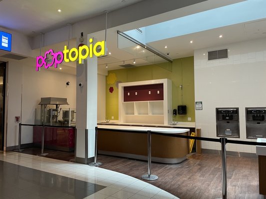 CINEPLEX CINEMAS FAIRVIEW MALL - Updated October 2025 - 78 Photos & 40 ...