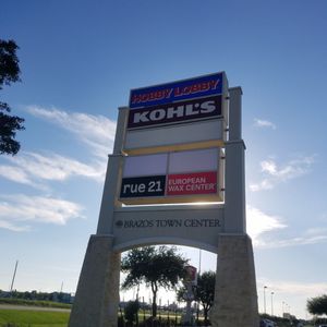 PEARLAND TOWN CENTER - Updated April 2025 - 28 Photos - 11200 Broadway ...