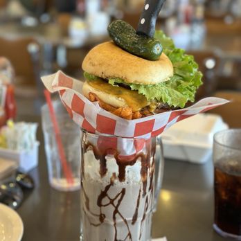 MAX & LOUIE’S NEW YORK DINER - 2943 Photos & 2510 Reviews - 226 W ...