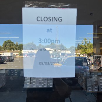 DSW DESIGNER SHOE WAREHOUSE - Updated July 2025 - 26 Photos & 48 ...