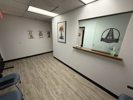 A1 SPINE - Updated May 2026 - 10 Photos - 560 W Brown Rd, Mesa, Arizona ...