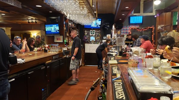 DIGGER’S ALES N’ EATS - 113 Photos & 134 Reviews - American ...