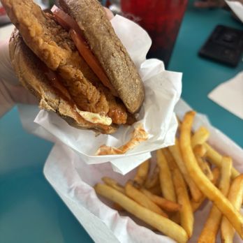 HUNKY’S HAMBURGERS - Updated December 2025 - 369 Photos & 428 Reviews ...