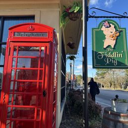 THE FIDDLIN PIG - Updated August 2025 - 78 Photos & 36 Reviews - 100 ...