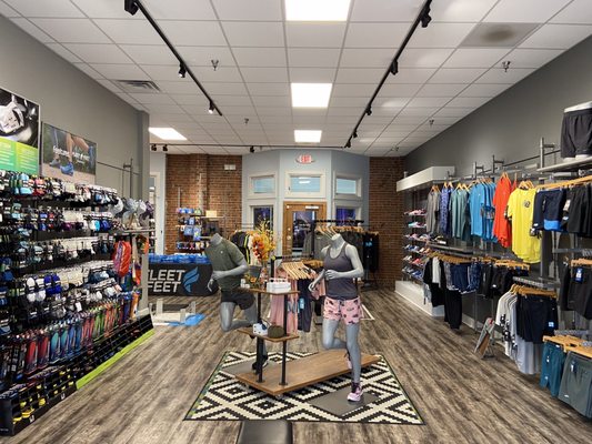 FLEET FEET - Updated September 2025 - 38 Photos & 84 Reviews - 117 ...