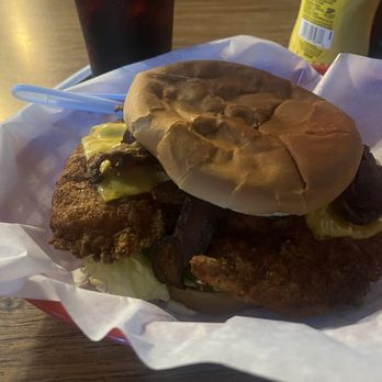 ARMADILLOS TEXAS STYLE BURGERS - Updated December 2025 - 238 Photos ...