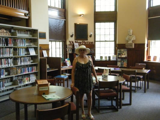 PEACE DALE LIBRARY - Updated August 2025 - 16 Photos - 1057 Kingstown ...