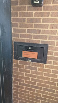 EAST LYME PUBLIC LIBRARY - Updated April 2026 - 39 Photos - 39 Society ...