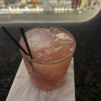 THREE ROSES TAVERN - Updated June 2025 - 54 Photos & 51 Reviews - 105 N ...