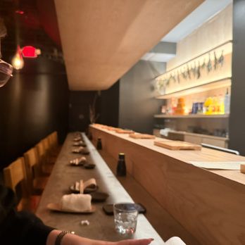 TOP ROE - Updated December 2025 - 168 Photos & 48 Reviews - 120 W 5th ...