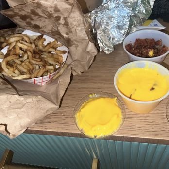 BUNS BURGER SHOP - Updated August 2025 - 327 Photos & 439 Reviews - Av ...