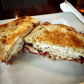 THE GOLDEN GOOSE AMERICAN GRILL - Updated August 2024 - 751 Photos ...