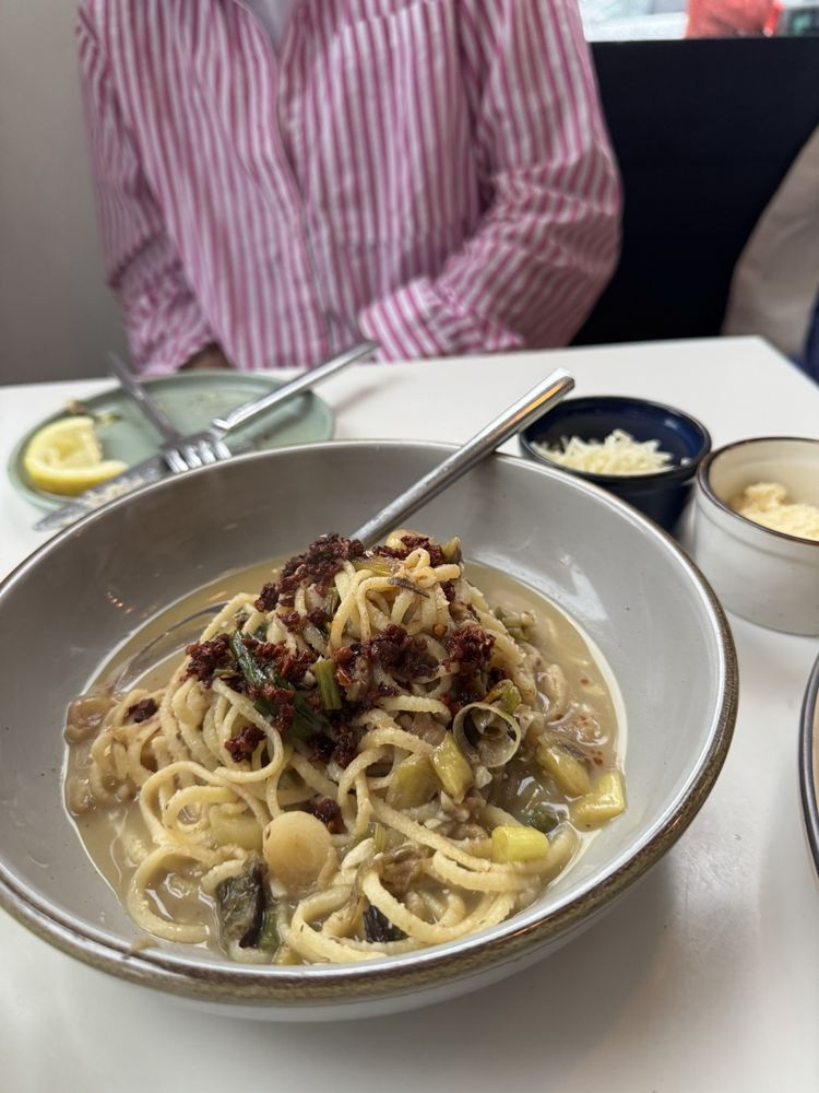 FRED - Updated August 2025 - 53 Photos & 18 Reviews - 205 Broadway ...