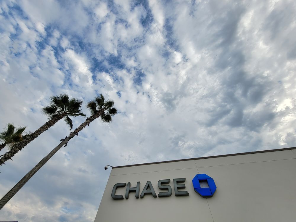 CHASE BANK - Updated July 2025 - 43 Reviews - 13175 Mindanao Way ...