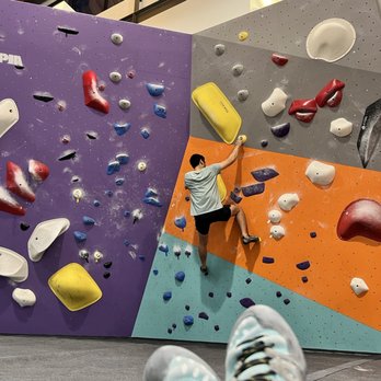 MOVEMENT - Updated December 2025 - 78 Photos & 26 Reviews - 8021 Walnut ...