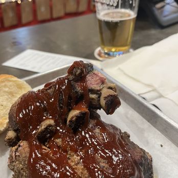 FIREHOUSE QUE & BREW - Updated December 2025 - 374 Photos & 610 Reviews ...