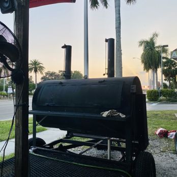 PIG OUT BBQ & SOUTHERN SOUL FOOD - Updated July 2025 - 170 Photos & 172 ...