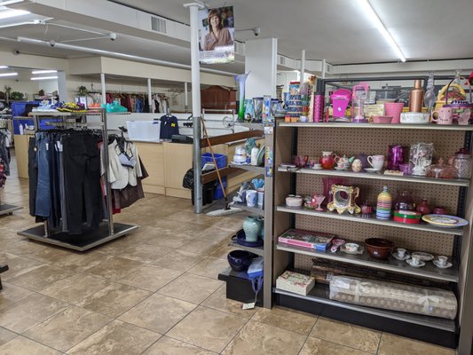 GOODWILL - Updated December 2025 - 41 Photos & 63 Reviews - 302 W ...