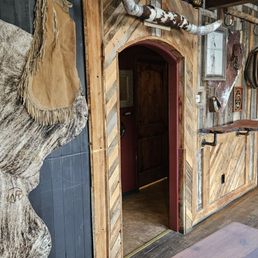 WHISKEY RIVER TAVERN - Updated July 2025 - 210 Photos & 129 Reviews ...