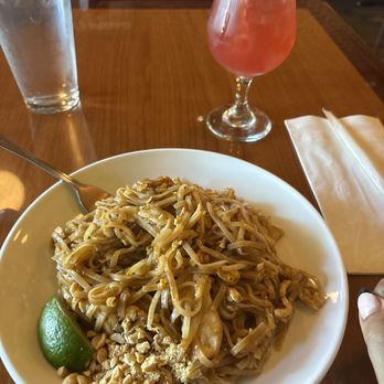 KIN DA THAI AND SUSHI RESTAURANT - Updated December 2025 - 159 Photos ...