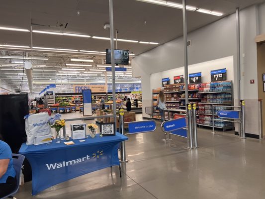 WALMART SUPERCENTER - 71 Photos & 31 Reviews - 12100 Lem Turner Rd ...