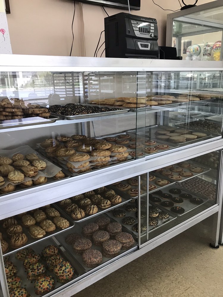 ESTRELLA BAKERY - Updated April 2025 - 36 Photos & 35 Reviews - 1079 N ...