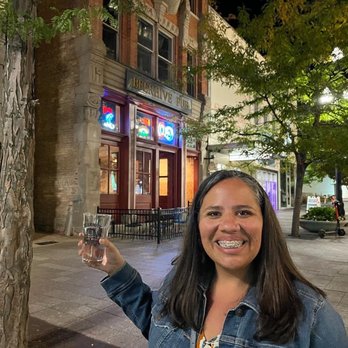 BEERHIVE PUB - Updated October 2024 - 459 Photos & 498 Reviews - 128 S ...