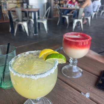 BOMBSHELLS RESTAURANT & BAR - Updated July 2025 - 87 Photos & 70 ...