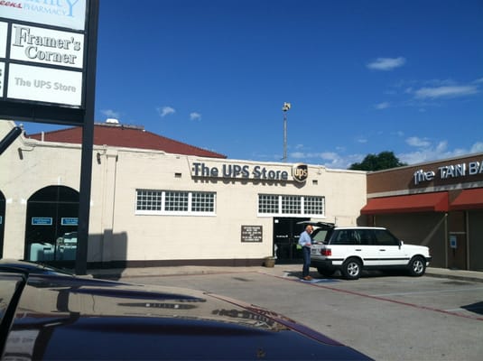 THE UPS STORE - Updated May 2025 - 26 Photos & 73 Reviews - 3824 Cedar ...
