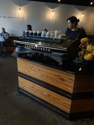 HOUNDSTOOTH COFFEE - 311 Photos & 576 Reviews - 4200 N Lamar Blvd, Austin, TX - Menu - Yelp