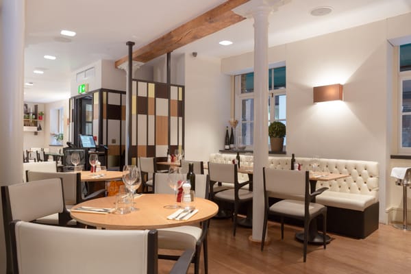 SALOTTO 31 - Updated December 2025 - 28 Photos & 33 Reviews - 31 Lovat ...